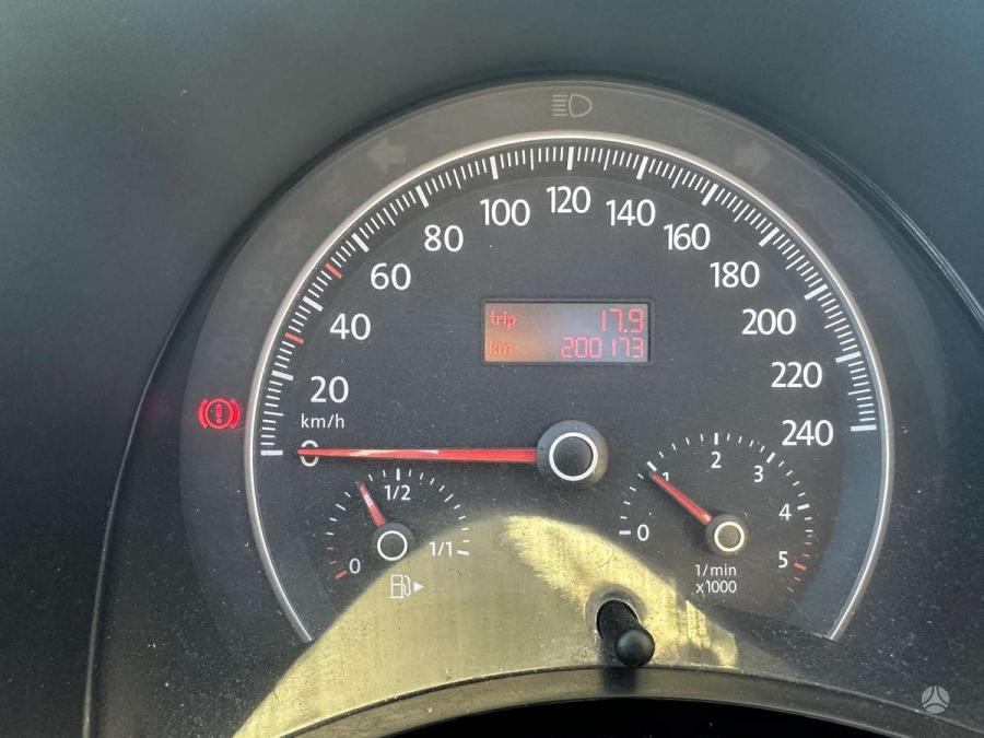 Grey Volkswagen Beetle 2007 in Ukmerge, with an engine capacity of 1.90 L and mileage of 200 thousand km for 2650 €, photo 10 on AUTOMOTO.COM.LV