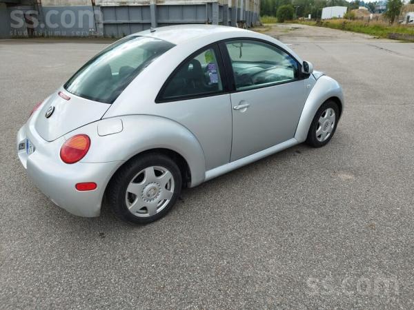Grey Volkswagen Beetle 1999 in Valmiera, with an engine capacity of 2.00 L and mileage of 180 thousand km for 6350 €, photo 4 on AUTOMOTO.COM.LV