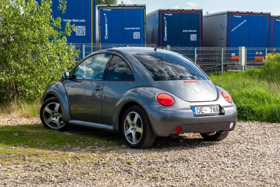 Pelēks Volkswagen Beetle 2005 Rīga, ar dzinēja tilpumu 1.90 L un nobraukumu 244 tūkst. km par 2995 €, foto 3 vietnē AUTOMOTO.COM.LV