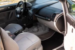 Pelēks Volkswagen Beetle 2005 Rīga, ar dzinēja tilpumu 1.90 L un nobraukumu 244 tūkst. km par 2995 €, foto 16 vietnē AUTOMOTO.COM.LV