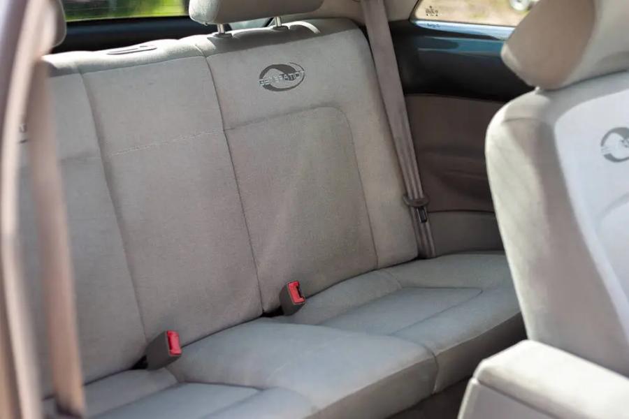 Pelēks Volkswagen Beetle 2005 Rīga, ar dzinēja tilpumu 1.90 L un nobraukumu 244 tūkst. km par 2995 €, foto 18 vietnē AUTOMOTO.COM.LV