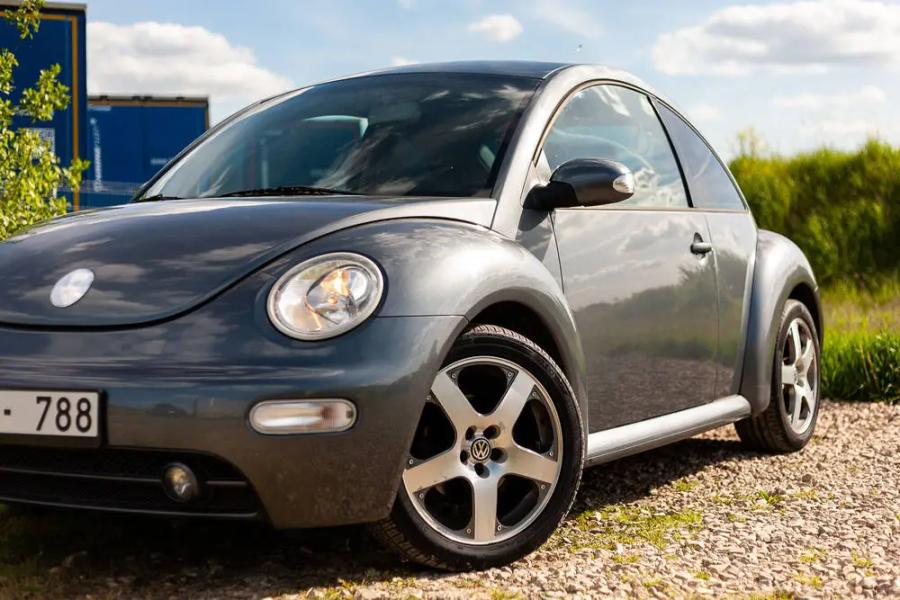 Pelēks Volkswagen Beetle 2005 Rīga, ar dzinēja tilpumu 1.90 L un nobraukumu 244 tūkst. km par 2995 €, foto 22 vietnē AUTOMOTO.COM.LV