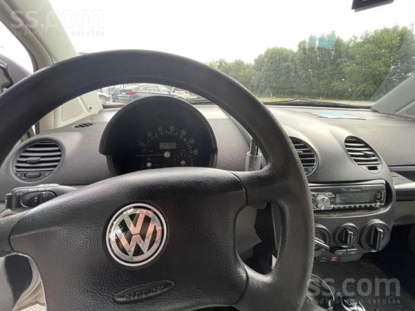 Pelēks Volkswagen Beetle 1998 Rīga, ar dzinēja tilpumu 2.00 L un nobraukumu 191 tūkst. km par 650 €, foto 5 vietnē AUTOMOTO.COM.LV