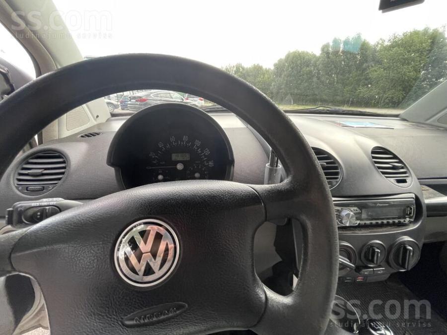 Pelēks Volkswagen Beetle 1998 Rīga, ar dzinēja tilpumu 2.00 L un nobraukumu 191 tūkst. km par 650 €, foto 6 vietnē AUTOMOTO.COM.LV
