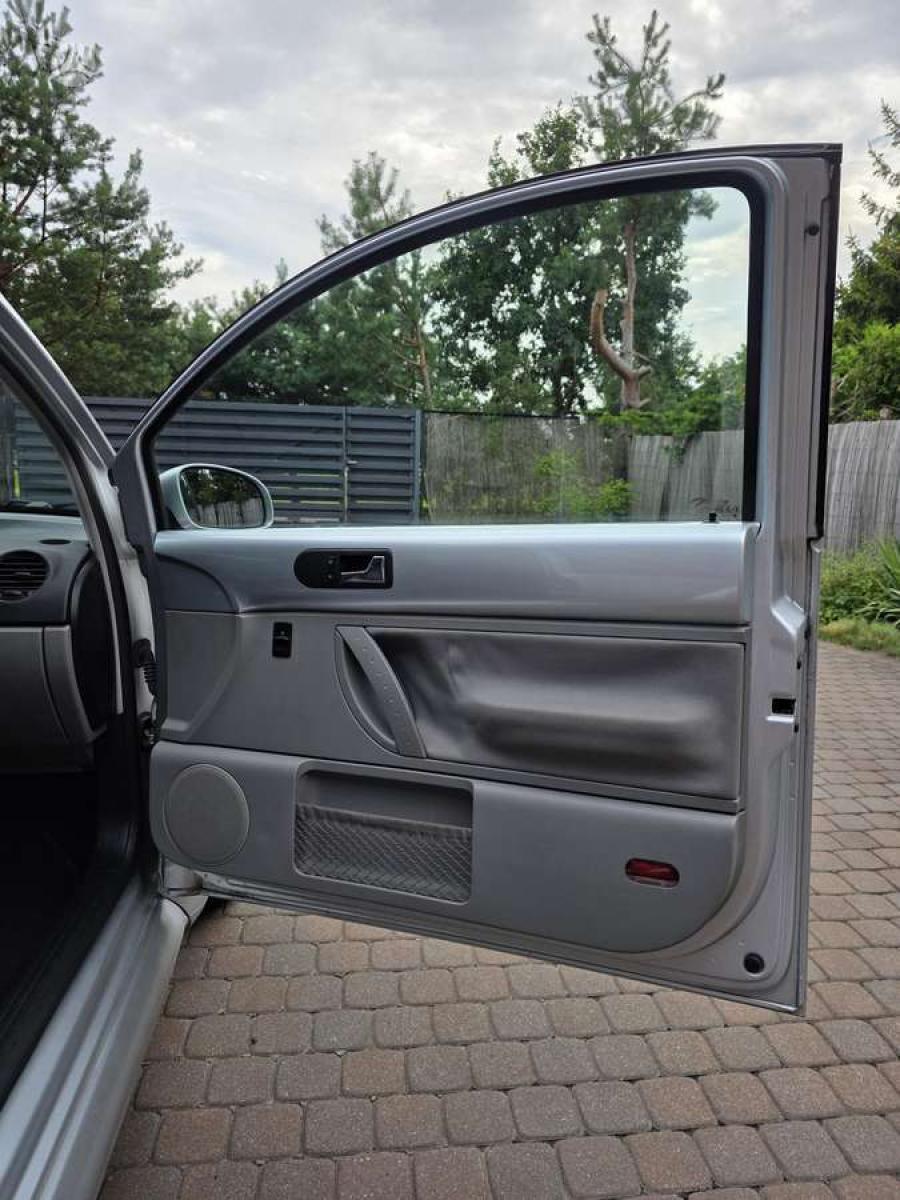 Grey Volkswagen Beetle 2003 in Kaunas, with an engine capacity of 1.90 L and mileage of 273 thousand km for 1500 €, photo 11 on AUTOMOTO.COM.LV