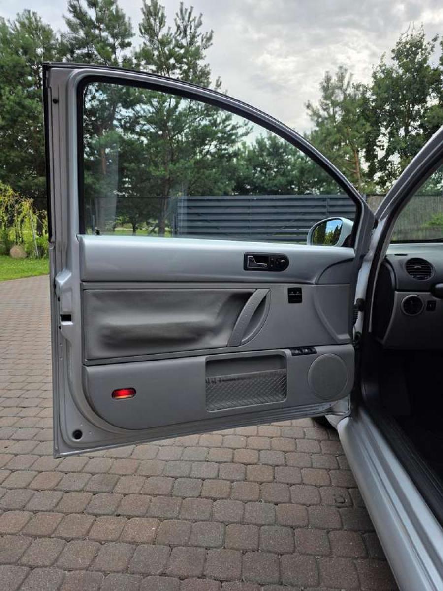 Grey Volkswagen Beetle 2003 in Kaunas, with an engine capacity of 1.90 L and mileage of 273 thousand km for 1500 €, photo 12 on AUTOMOTO.COM.LV