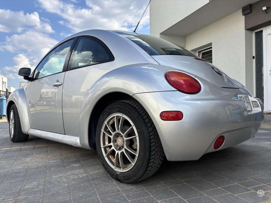 Grey Volkswagen Beetle 2008 in Kaunas, with an engine capacity of 1.98 L and mileage of 145 thousand km for 1499 €, photo 6 on AUTOMOTO.COM.LV