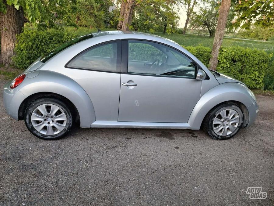 Pelēks Volkswagen Beetle 2010 Raseiniai, ar dzinēja tilpumu 1.90 L un nobraukumu 206 tūkst. km par 3600 €, foto 1 vietnē AUTOMOTO.COM.LV