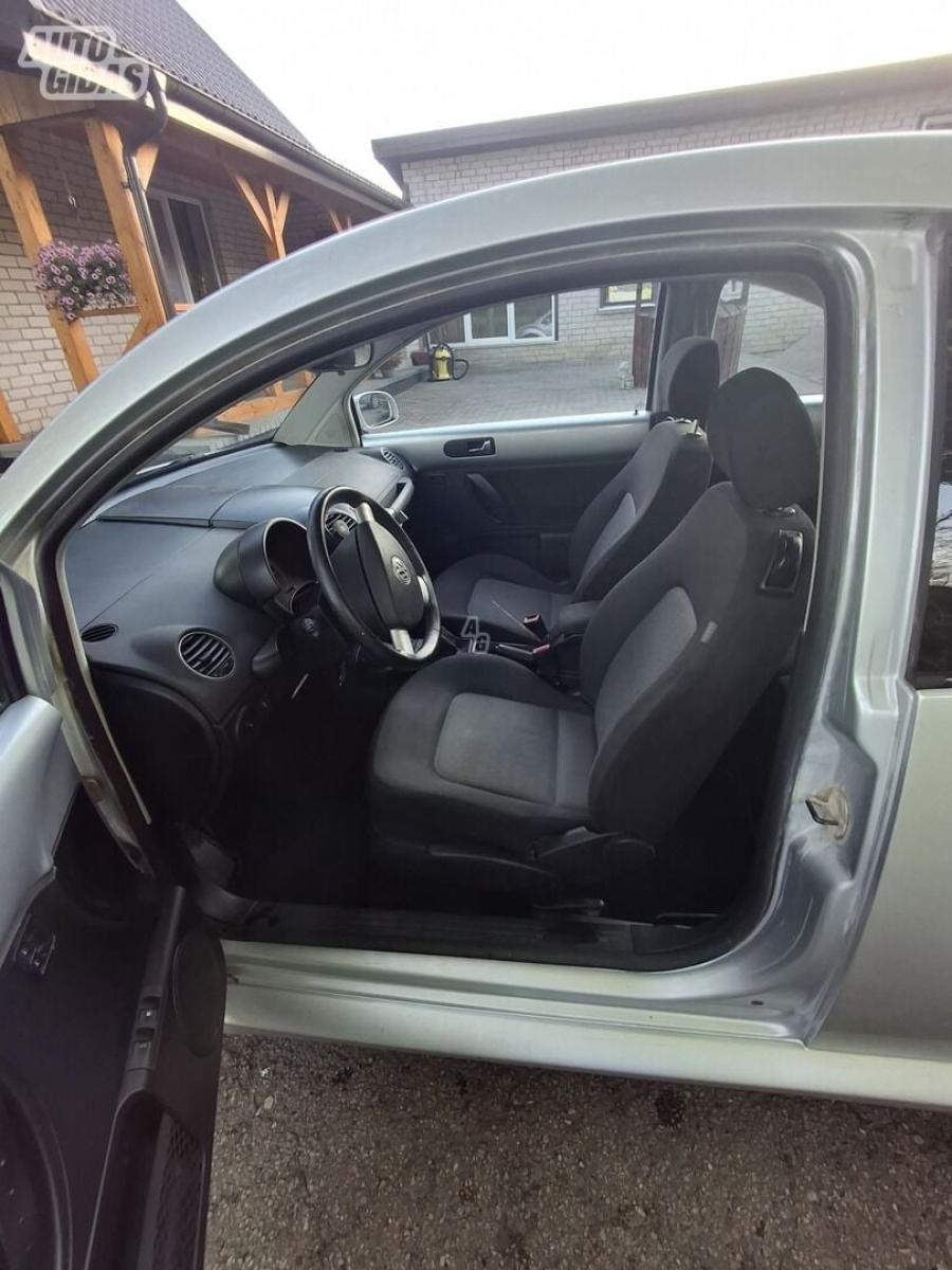 Pelēks Volkswagen Beetle 2010 Raseiniai, ar dzinēja tilpumu 1.90 L un nobraukumu 206 tūkst. km par 3600 €, foto 5 vietnē AUTOMOTO.COM.LV