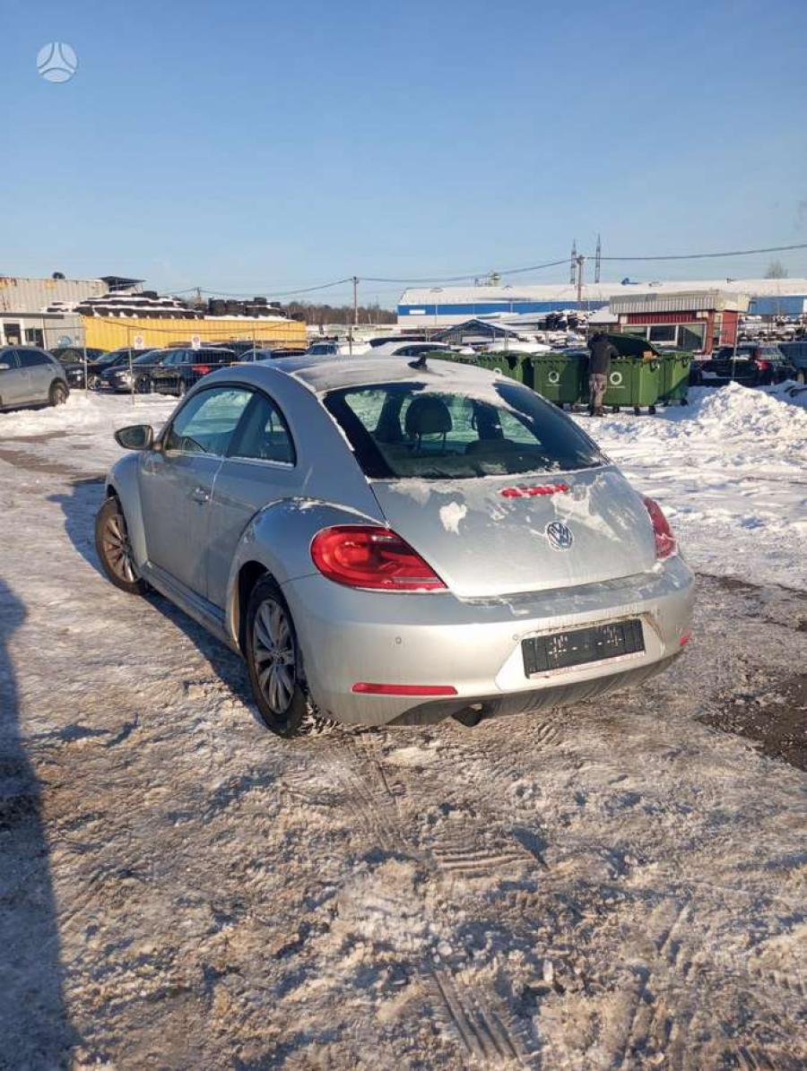 Grey Volkswagen Beetle 2012 in Kaunas, with an engine capacity of 1.20 L and mileage of 250 thousand km for 3200 €, photo 6 on AUTOMOTO.COM.LV