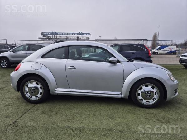 Pelēks Volkswagen Beetle 2012 Liepāja, ar dzinēja tilpumu 1.60 L un nobraukumu 217 tūkst. km par 5600 €, foto 4 vietnē AUTOMOTO.COM.LV