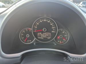 Pelēks Volkswagen Beetle 2012 Liepāja, ar dzinēja tilpumu 1.60 L un nobraukumu 217 tūkst. km par 5600 €, foto 13 vietnē AUTOMOTO.COM.LV