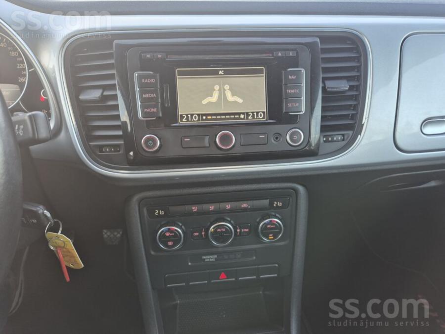 Pelēks Volkswagen Beetle 2012 Liepāja, ar dzinēja tilpumu 1.60 L un nobraukumu 217 tūkst. km par 5600 €, foto 16 vietnē AUTOMOTO.COM.LV