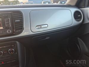 Pelēks Volkswagen Beetle 2012 Liepāja, ar dzinēja tilpumu 1.60 L un nobraukumu 217 tūkst. km par 5600 €, foto 17 vietnē AUTOMOTO.COM.LV