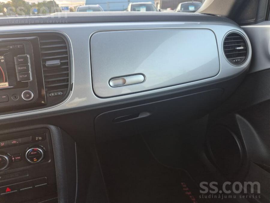 Pelēks Volkswagen Beetle 2012 Liepāja, ar dzinēja tilpumu 1.60 L un nobraukumu 217 tūkst. km par 5600 €, foto 17 vietnē AUTOMOTO.COM.LV