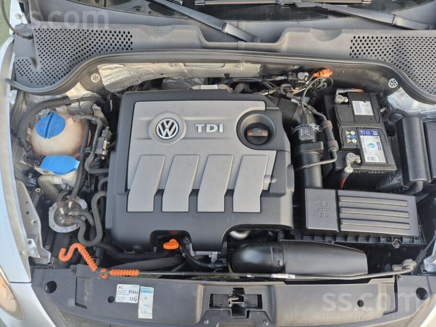 Pelēks Volkswagen Beetle 2012 Liepāja, ar dzinēja tilpumu 1.60 L un nobraukumu 217 tūkst. km par 5600 €, foto 24 vietnē AUTOMOTO.COM.LV