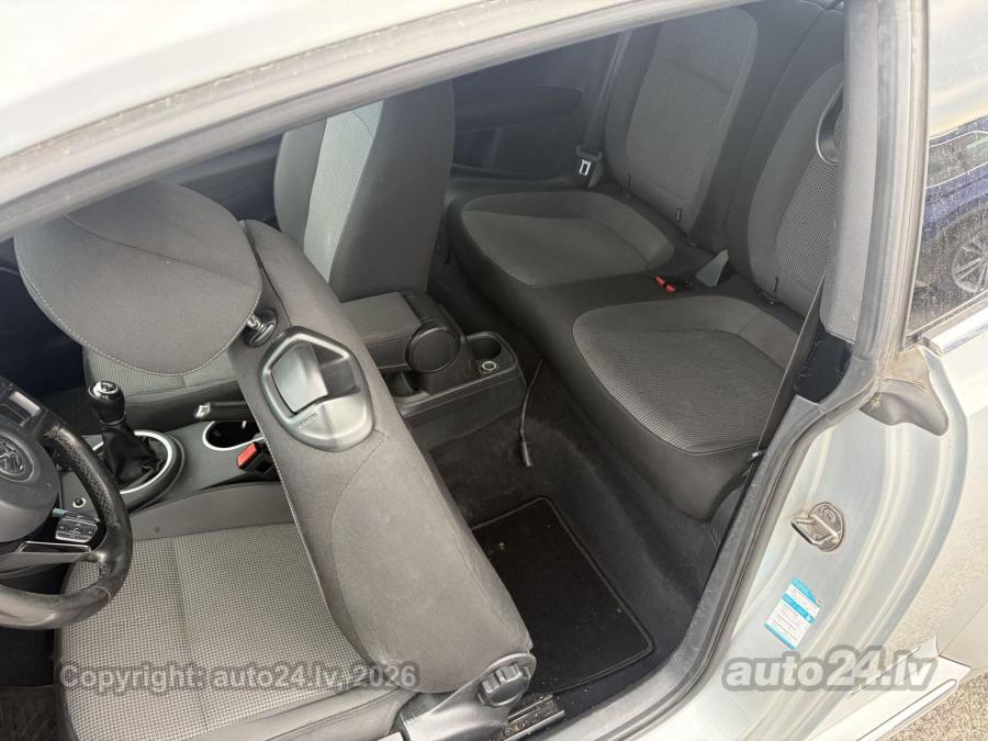 Pelēks Volkswagen Beetle 2014 Tallina, ar dzinēja tilpumu 1.20 L un nobraukumu 199 tūkst. km par 7790 €, foto 10 vietnē AUTOMOTO.COM.LV