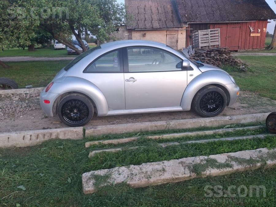 Volkswagen Beetle 1999 in Valmiera, with an engine capacity of 2.00 L and mileage of 135 thousand km for 990 €, photo 2 on AUTOMOTO.COM.LV