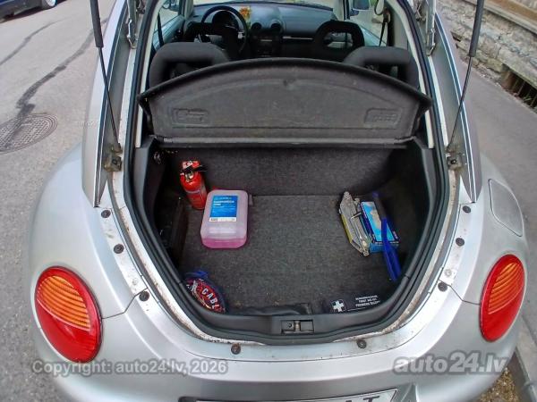 Volkswagen Beetle 1999 Tallina, ar dzinēja tilpumu 2.00 L un nobraukumu 0 tūkst. km par 1599 €, foto 5 vietnē AUTOMOTO.COM.LV
