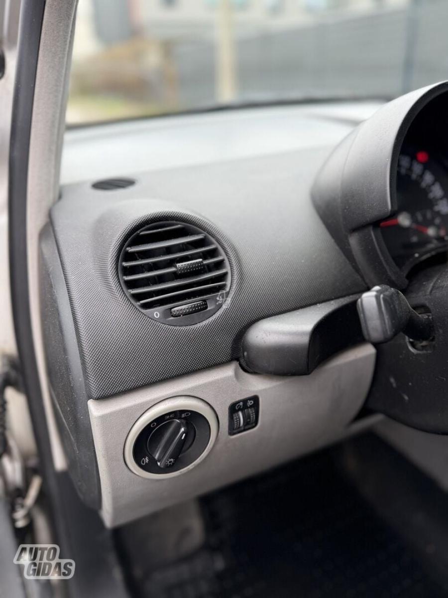 Volkswagen Beetle 2000 Kauņa, ar dzinēja tilpumu 1.90 L un nobraukumu 281 tūkst. km par 1020 €, foto 15 vietnē AUTOMOTO.COM.LV