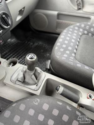 Volkswagen Beetle 2000 Kauņa, ar dzinēja tilpumu 1.90 L un nobraukumu 281 tūkst. km par 1020 €, foto 22 vietnē AUTOMOTO.COM.LV