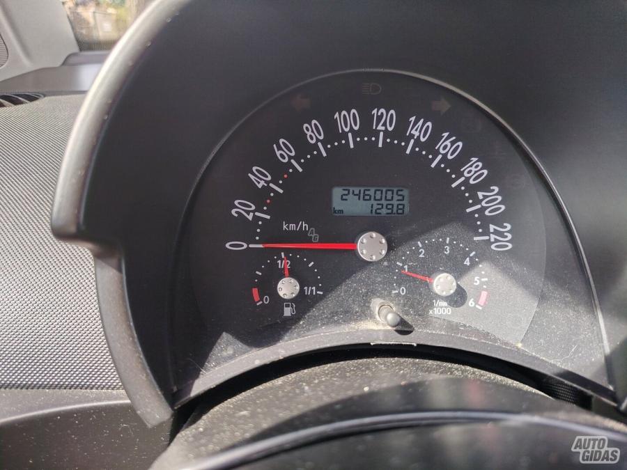 Volkswagen Beetle 2002 in Mazeikiai, with an engine capacity of 1.40 L and mileage of 246 thousand km for 999 €, photo 12 on AUTOMOTO.COM.LV