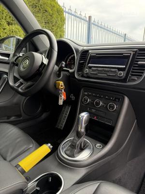 Volkswagen Beetle 2014 Viļņa, ar dzinēja tilpumu 2.00 L un nobraukumu 161 tūkst. km par 11000 €, foto 13 vietnē AUTOMOTO.COM.LV