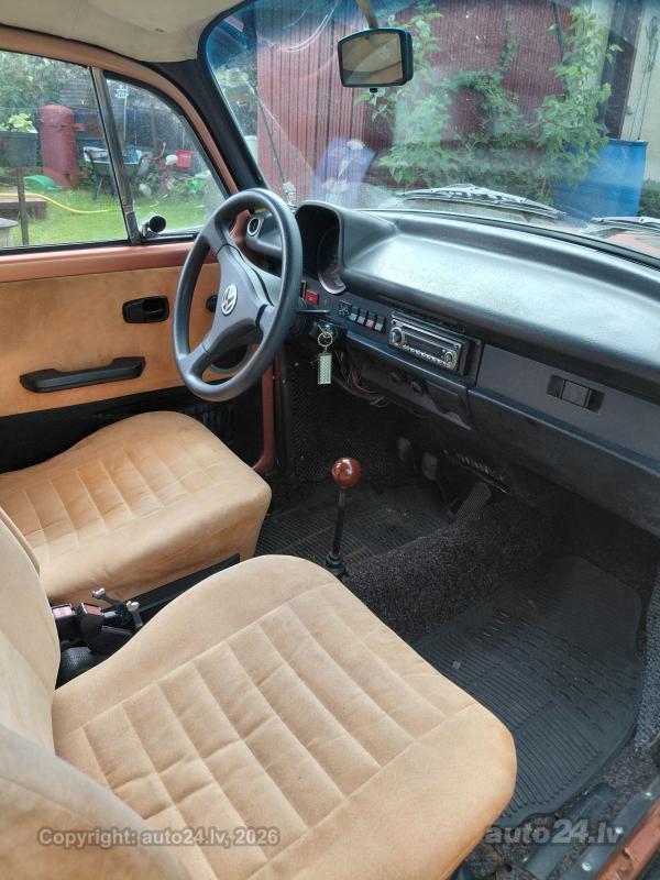 Oranžs Volkswagen Beetle 1974 Tallina, ar dzinēja tilpumu 1.30 L un nobraukumu 90 tūkst. km par 6900 €, foto 7 vietnē AUTOMOTO.COM.LV