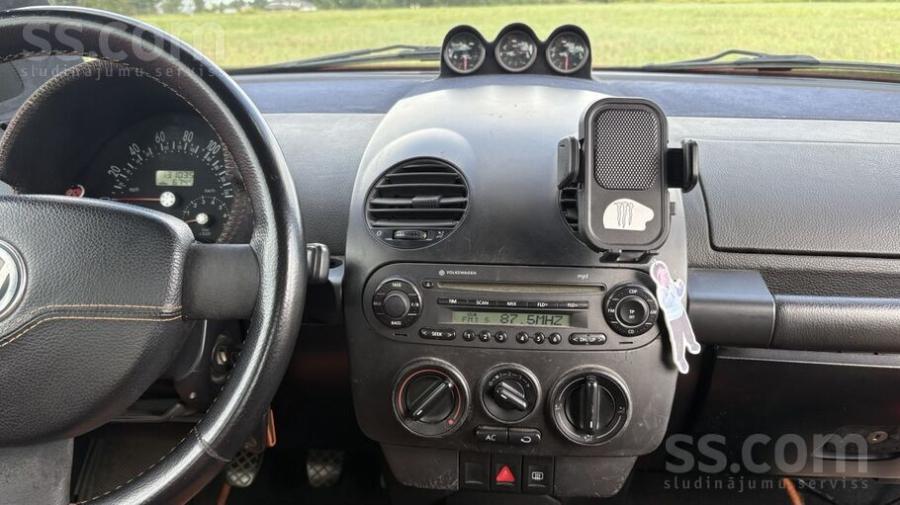 Oranžs Volkswagen Beetle 1999 Rīga, ar dzinēja tilpumu 2.00 L un nobraukumu 210 tūkst. km par 2000 €, foto 6 vietnē AUTOMOTO.COM.LV