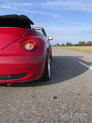 Sarkans Volkswagen Beetle 2008 Daugavpils, ar dzinēja tilpumu 2.00 L un nobraukumu 176 tūkst. km par 6700 €, foto 7 vietnē AUTOMOTO.COM.LV
