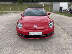 Red Volkswagen Beetle 2015 in Vilnius, with an engine capacity of 1.80 L and mileage of 83 thousand km for 9900 €, photo 3 on AUTOMOTO.COM.LV