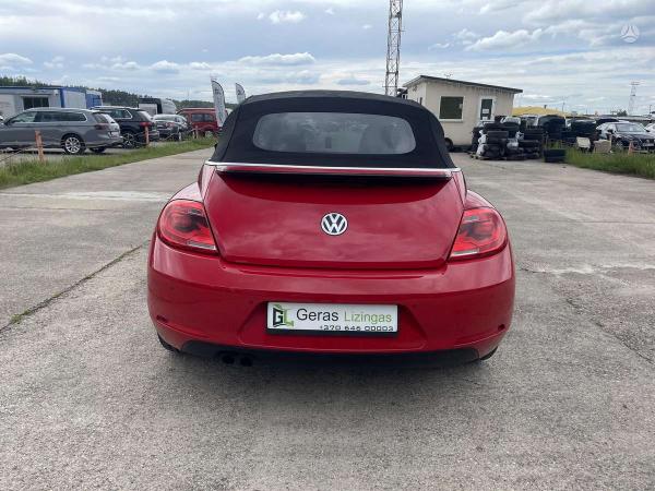 Sarkans Volkswagen Beetle 2015 Viļņa, ar dzinēja tilpumu 1.80 L un nobraukumu 83 tūkst. km par 9900 €, foto 7 vietnē AUTOMOTO.COM.LV