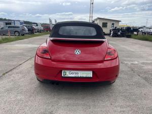 Red Volkswagen Beetle 2015 in Vilnius, with an engine capacity of 1.80 L and mileage of 83 thousand km for 9900 €, photo 8 on AUTOMOTO.COM.LV