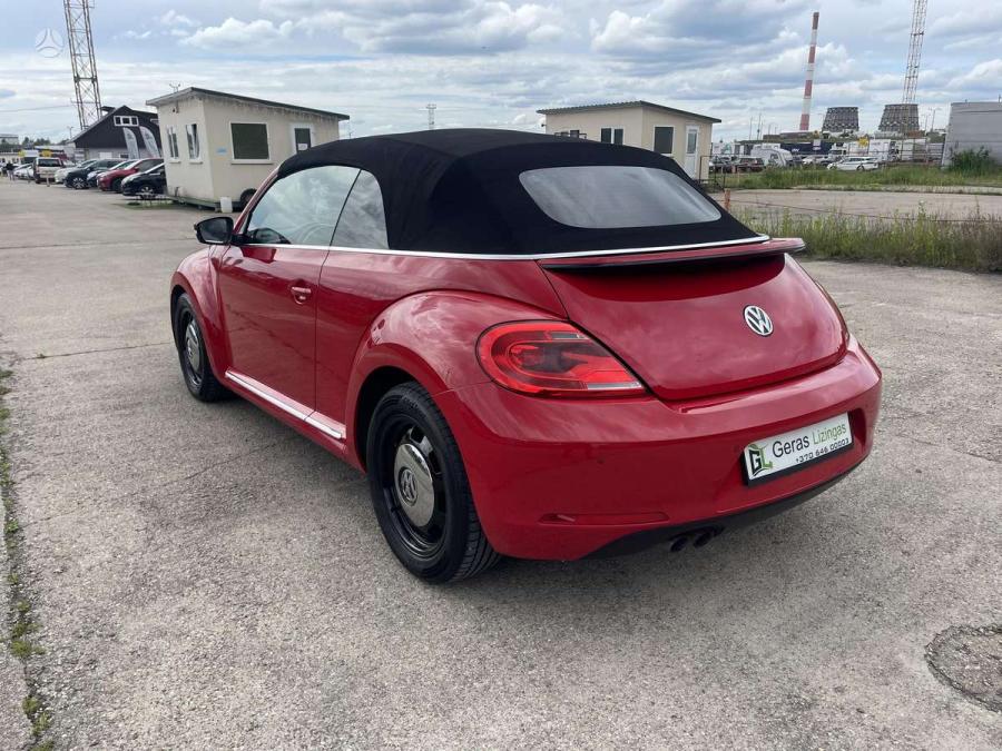 Red Volkswagen Beetle 2015 in Vilnius, with an engine capacity of 1.80 L and mileage of 83 thousand km for 9900 €, photo 9 on AUTOMOTO.COM.LV