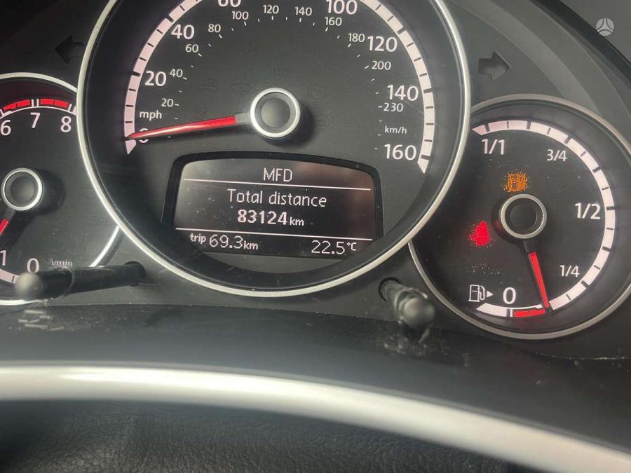 Red Volkswagen Beetle 2015 in Vilnius, with an engine capacity of 1.80 L and mileage of 83 thousand km for 9900 €, photo 16 on AUTOMOTO.COM.LV
