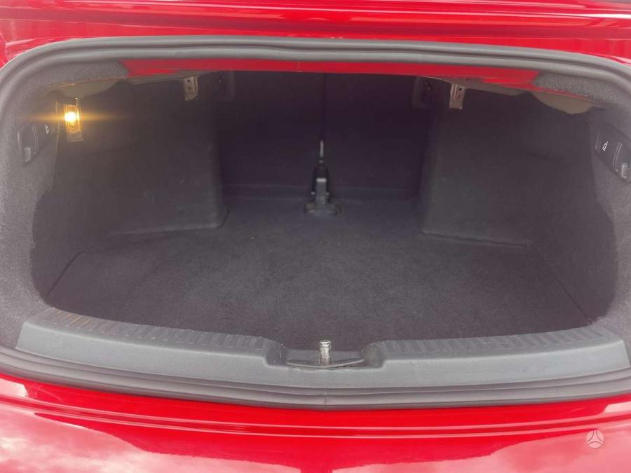 Red Volkswagen Beetle 2015 in Vilnius, with an engine capacity of 1.80 L and mileage of 83 thousand km for 9900 €, photo 20 on AUTOMOTO.COM.LV