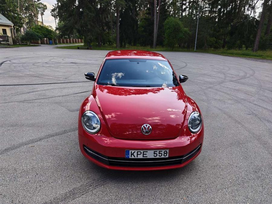 Sarkans Volkswagen Beetle 2012 Kauņa, ar dzinēja tilpumu 2.00 L un nobraukumu 236 tūkst. km par 7500 €, foto 4 vietnē AUTOMOTO.COM.LV
