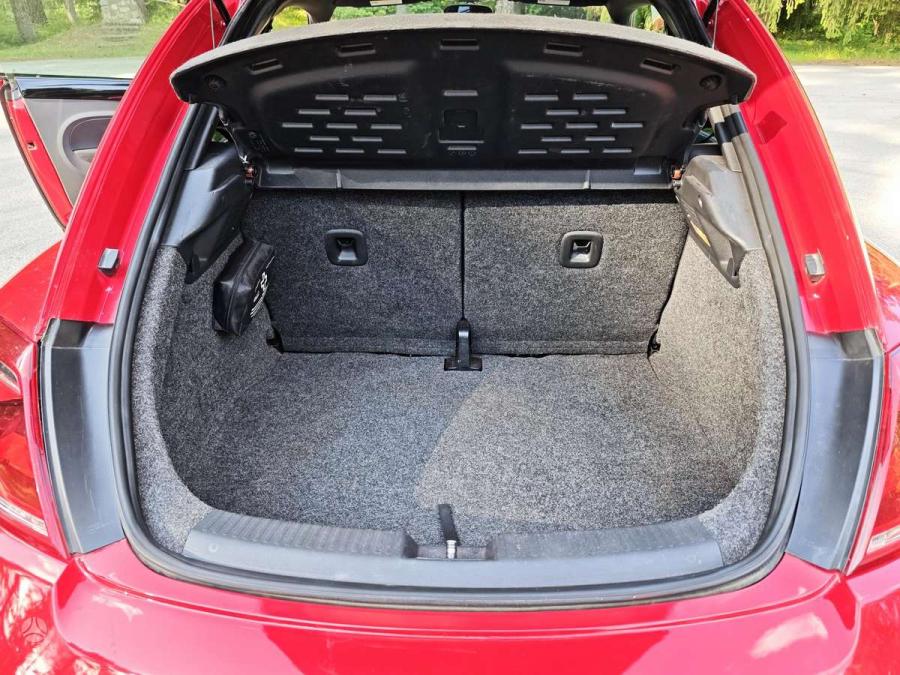 Sarkans Volkswagen Beetle 2012 Kauņa, ar dzinēja tilpumu 2.00 L un nobraukumu 236 tūkst. km par 7500 €, foto 9 vietnē AUTOMOTO.COM.LV