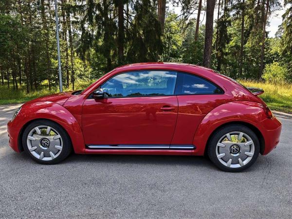 Sarkans Volkswagen Beetle 2012 Kauņa, ar dzinēja tilpumu 2.00 L un nobraukumu 236 tūkst. km par 7500 €, foto 9 vietnē AUTOMOTO.COM.LV