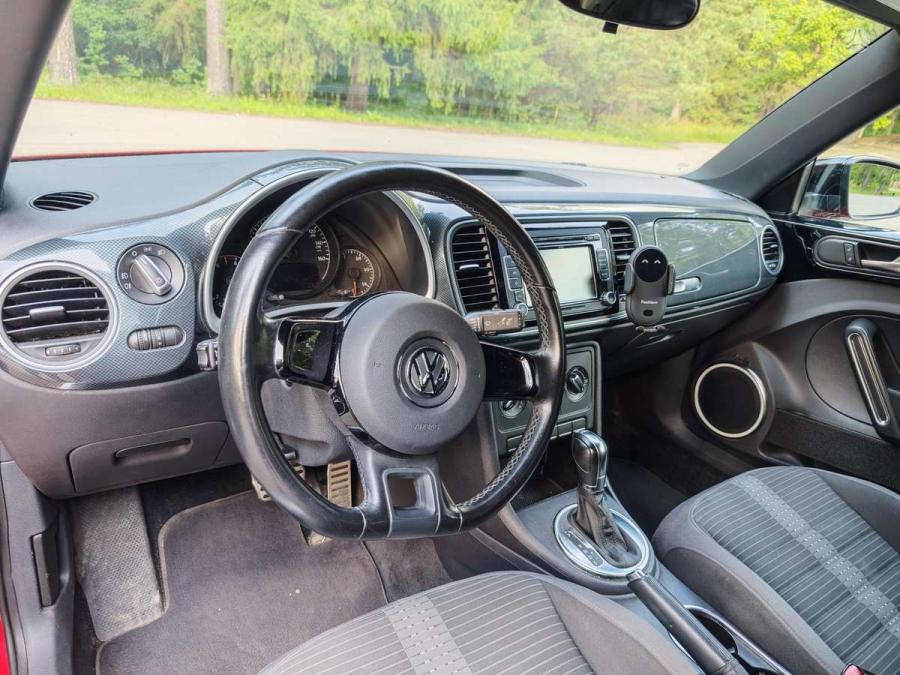 Sarkans Volkswagen Beetle 2012 Kauņa, ar dzinēja tilpumu 2.00 L un nobraukumu 236 tūkst. km par 7500 €, foto 22 vietnē AUTOMOTO.COM.LV