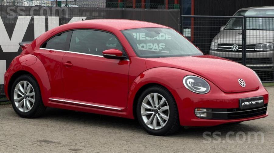 Red Volkswagen Beetle 2015 in Liepaja, with an engine capacity of 1.20 L and mileage of 157 thousand km for 7999 €, photo 3 on AUTOMOTO.COM.LV