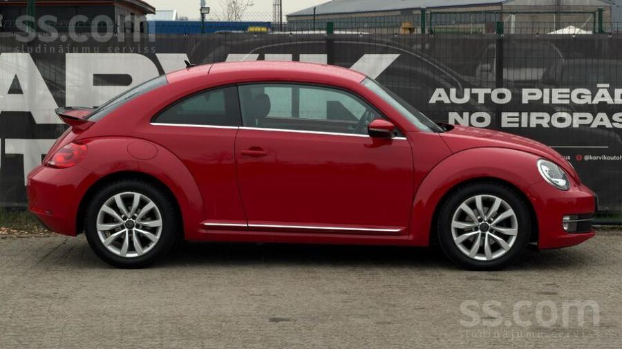 Red Volkswagen Beetle 2015 in Liepaja, with an engine capacity of 1.20 L and mileage of 157 thousand km for 7999 €, photo 4 on AUTOMOTO.COM.LV