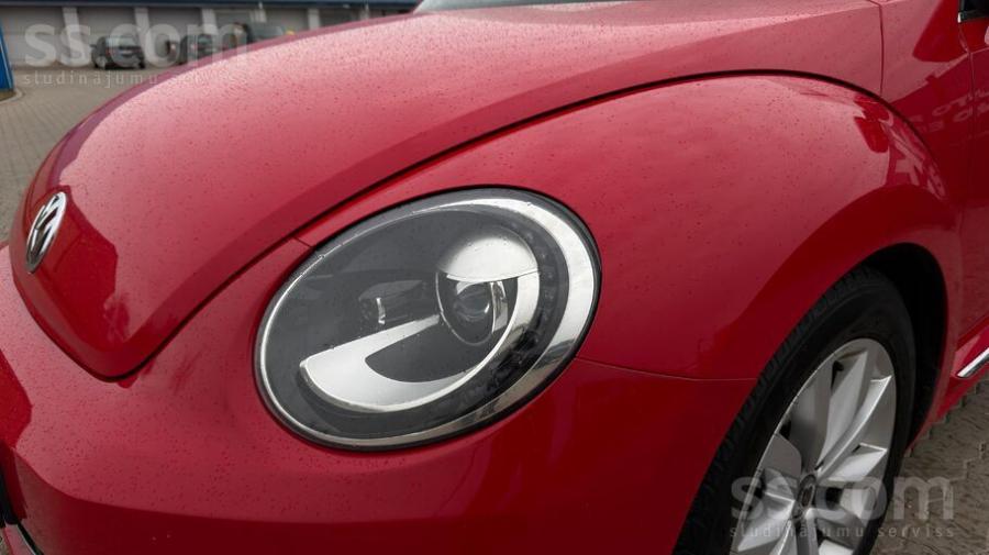 Red Volkswagen Beetle 2015 in Liepaja, with an engine capacity of 1.20 L and mileage of 157 thousand km for 7999 €, photo 10 on AUTOMOTO.COM.LV