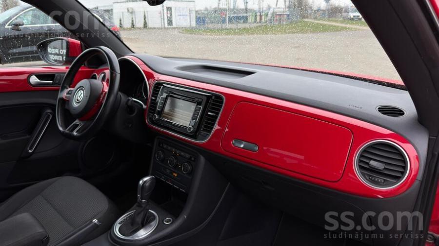 Red Volkswagen Beetle 2015 in Liepaja, with an engine capacity of 1.20 L and mileage of 157 thousand km for 7999 €, photo 16 on AUTOMOTO.COM.LV