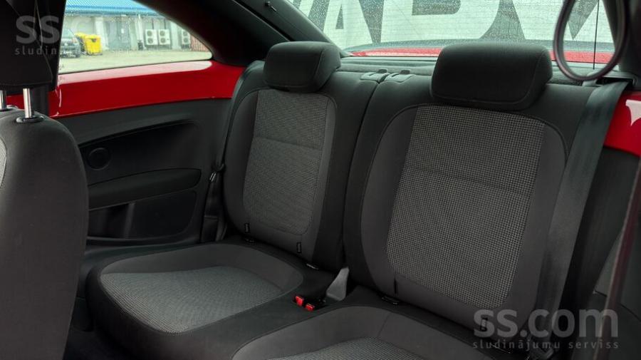 Red Volkswagen Beetle 2015 in Liepaja, with an engine capacity of 1.20 L and mileage of 157 thousand km for 7999 €, photo 19 on AUTOMOTO.COM.LV