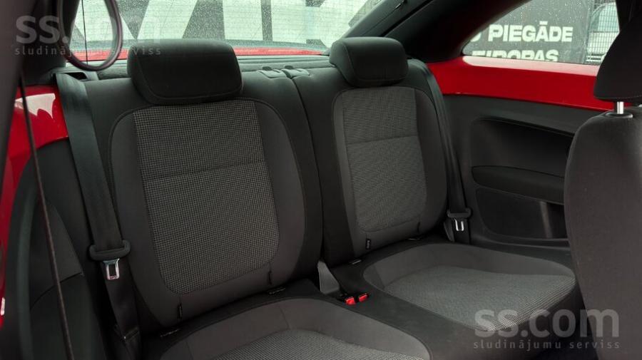 Red Volkswagen Beetle 2015 in Liepaja, with an engine capacity of 1.20 L and mileage of 157 thousand km for 7999 €, photo 20 on AUTOMOTO.COM.LV