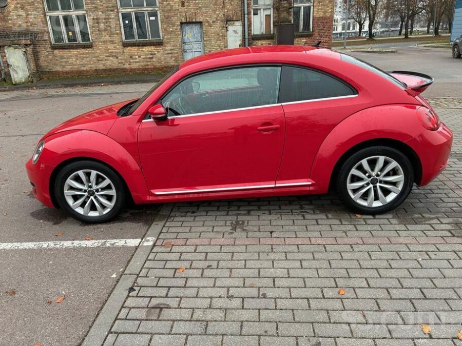Red Volkswagen Beetle 2015 in Liepaja, with an engine capacity of 1.20 L and mileage of 155 thousand km for 9800 €, photo 1 on AUTOMOTO.COM.LV