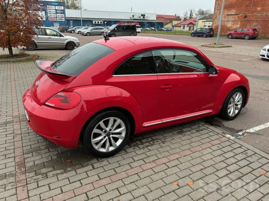 Red Volkswagen Beetle 2015 in Liepaja, with an engine capacity of 1.20 L and mileage of 155 thousand km for 9800 €, photo 6 on AUTOMOTO.COM.LV