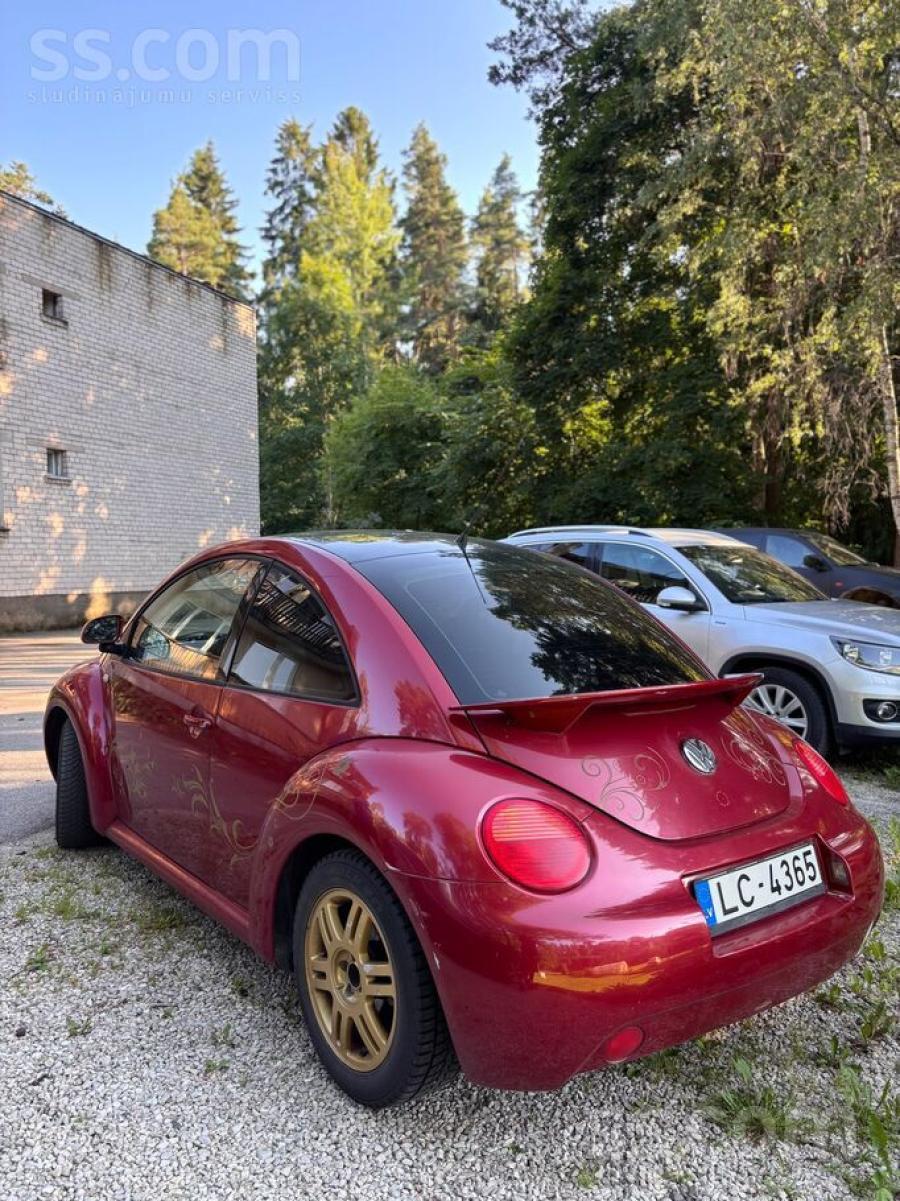Red Volkswagen Beetle 2000 in Valka, with an engine capacity of 2.00 L and mileage of 165 thousand km for 1500 €, photo 4 on AUTOMOTO.COM.LV