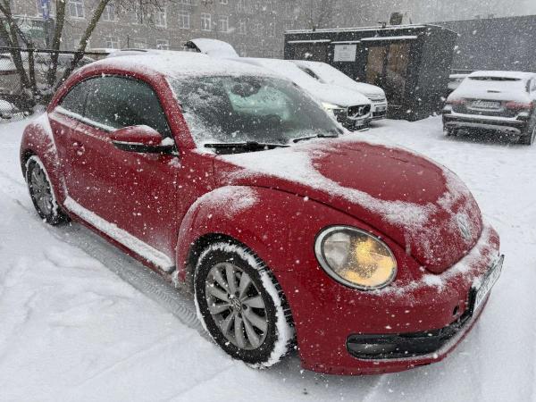 Sarkans Volkswagen Beetle 2012 Viļņa, ar dzinēja tilpumu 1.20 L un nobraukumu 129 tūkst. km par 3990 €, foto 2 vietnē AUTOMOTO.COM.LV